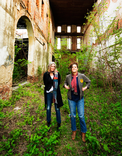 Freakwater’s new LP Scheherazade in stores, play Gasa Gasa, 3/9