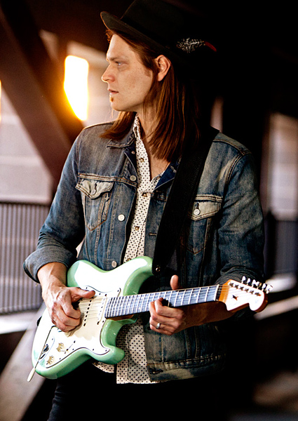 TVD Premiere: Shane Henry, "Save Me" - The Vinyl District